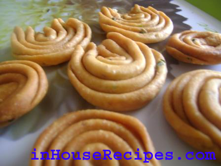 Spiral Methi Mathri Recipe - Snack [Video] - inHouseRecipes