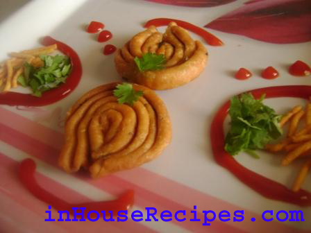 Spiral Methi Mathri Recipe - Snack [Video] - inHouseRecipes